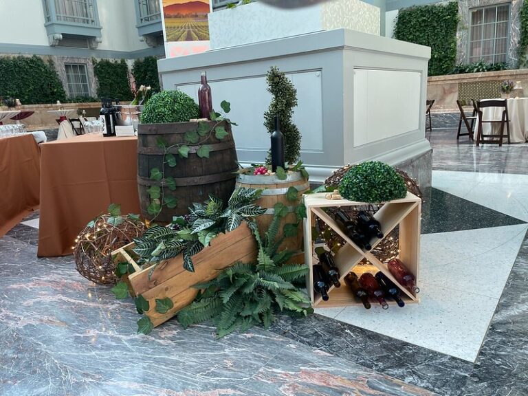 Large Wooden Crate - Event Décor And Prop Rental